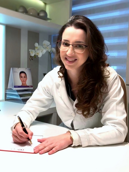 Flavia Trevisan - Dermatologista | Médicos Brasil