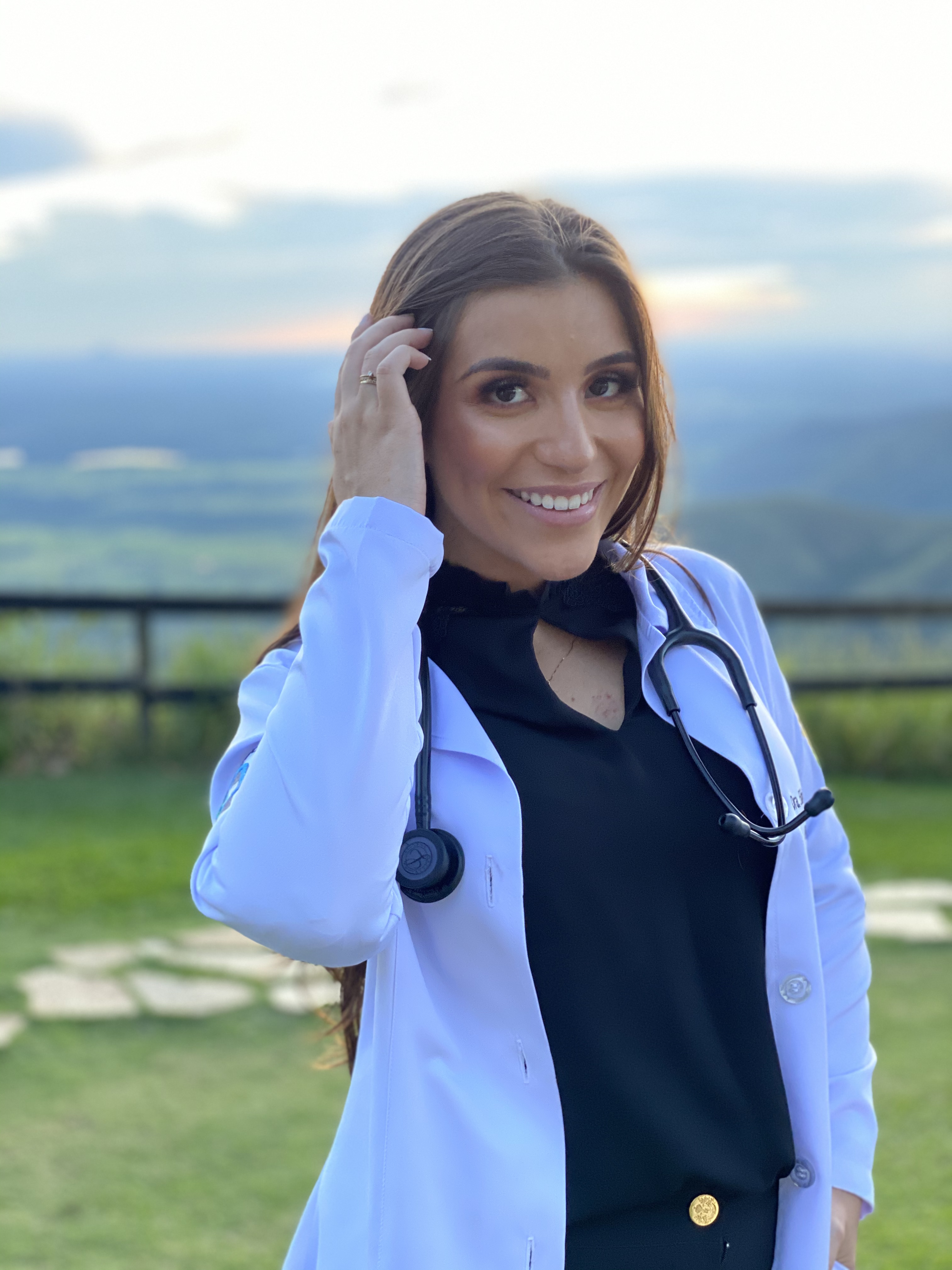Flavia Lessa Marques de Araujo - Médico clínico geral | Médicos Brasil